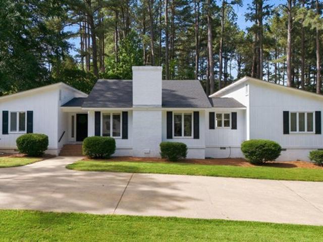 2409 Wintergreen Rd, Sanford, NC 27330