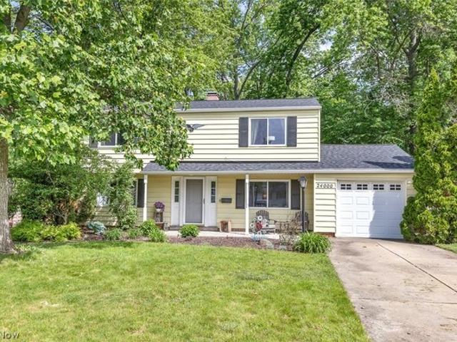 24000 Amesbury Dr, North Olmsted, OH 44070