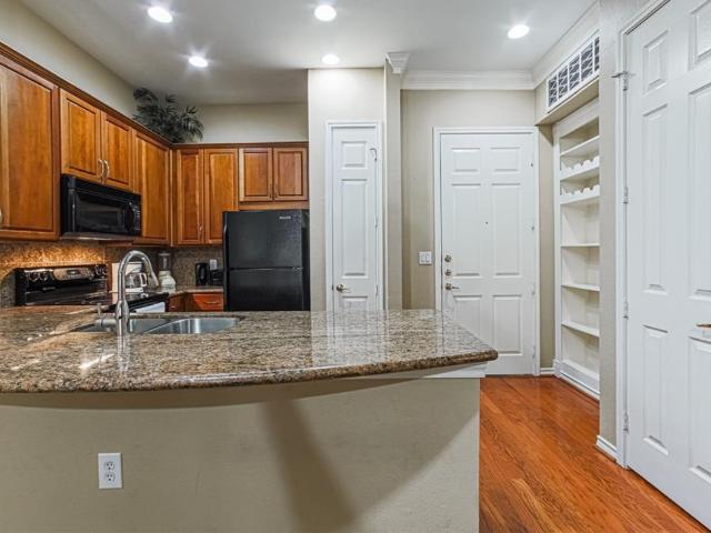 2400 McCue Rd, Unit 118, Houston, TX 77056 | MLS #27361