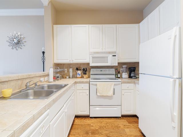 2400 McCue Rd, Unit 144, Houston, TX 77056 | MLS #35204 | Compass