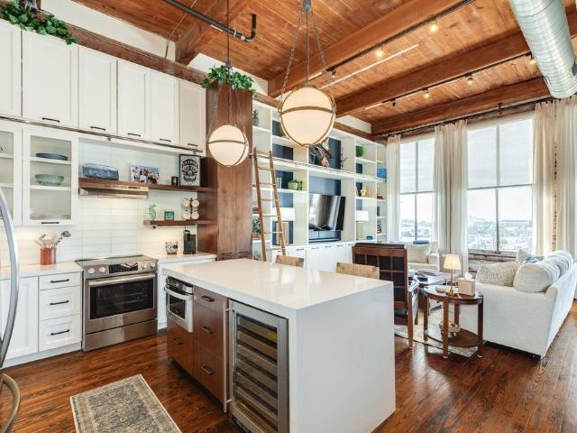 2400 Mechanic Street 402