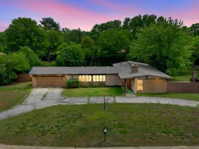 2400 N Yale Ave, Wichita, KS 67220