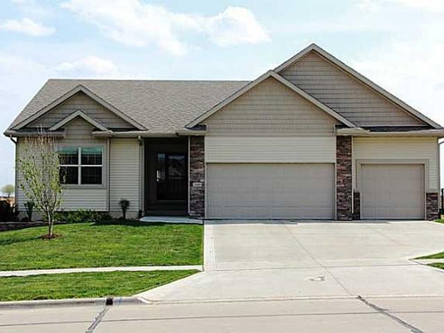 2400 NE 8th St, Grimes, IA 50111