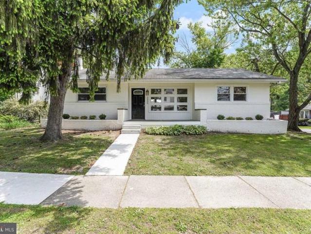 2400 Academy Ave, Holmes, PA 19043