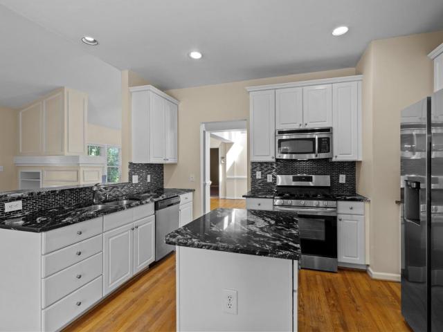 2400 Buckwater Court
