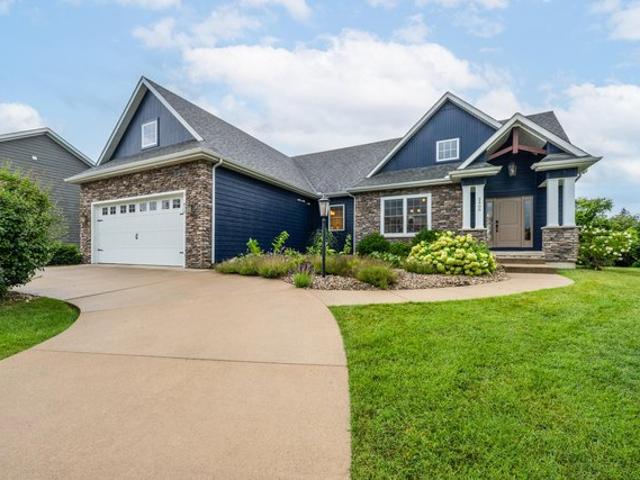2400 Bay Pointe Dr, Saint Joseph, MI 49085