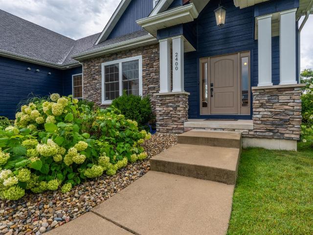 2400 Bay Pointe Drive