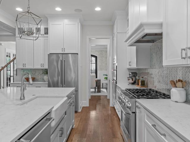 2400 Chianti Court