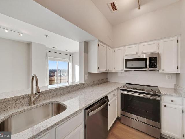 2400 Clarendon Boulevard # PH12