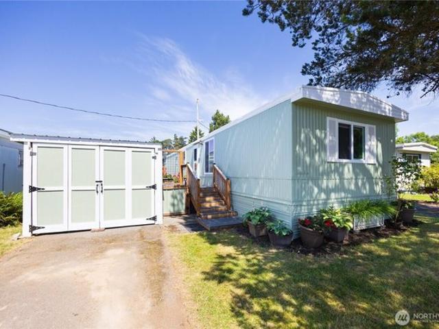 2400 Donovan Ave Trlr 35, Bellingham, WA 98225