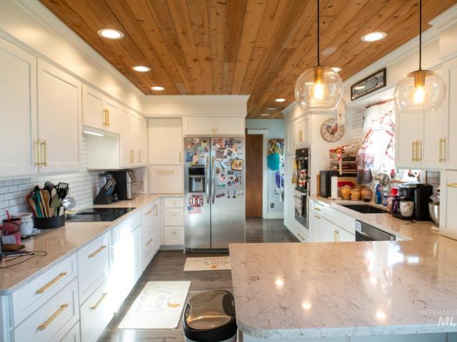 2400 Fairview Ave
