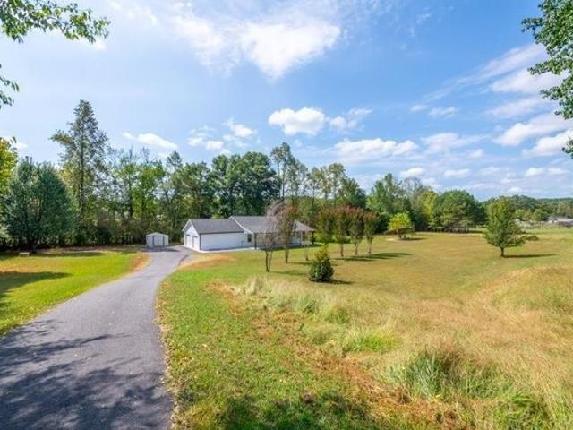 2400 Flatbottom Rd, Ball Ground, GA 30107