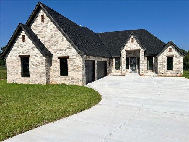 2400 Forest Glen Dr, Choctaw, OK 73020