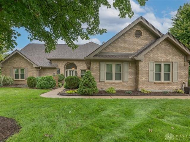 2400 Hickory Bark Dr, Washington Township, OH 45458