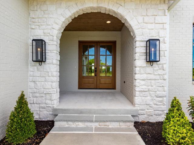 2400 Horn Springs