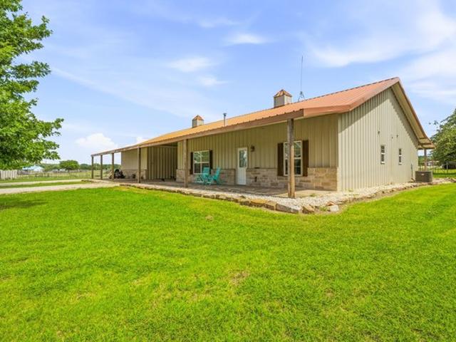 2400 Horsemans Dr, Stephenville, TX 76401