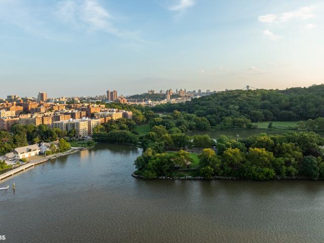 2400 JOHNSON Avenue 11K