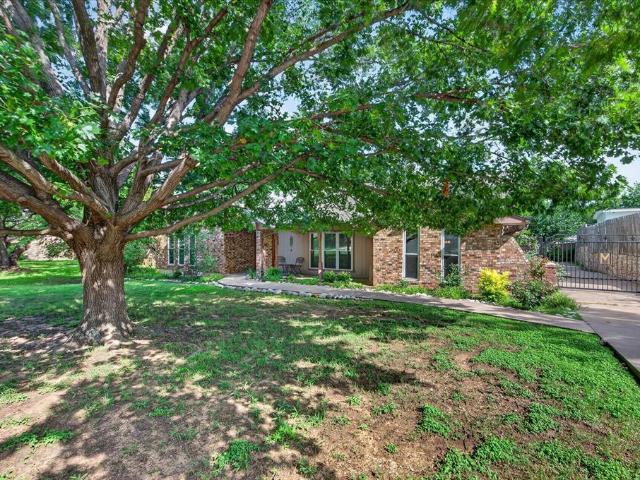 2400 Kings Country Drive