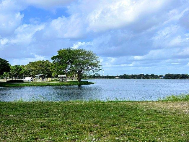 2400 Lake Osborne Dr Apt 102, Lake Worth Beach, FL 33461