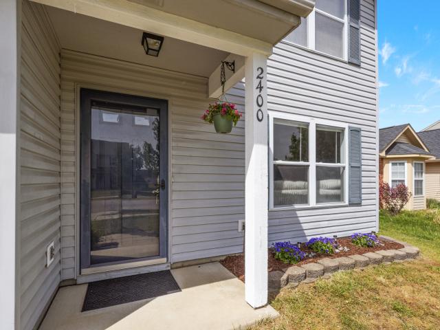 2400 Lakecrest Drive