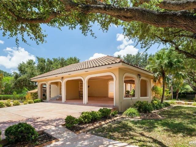 2400 Palm Hurst Drive