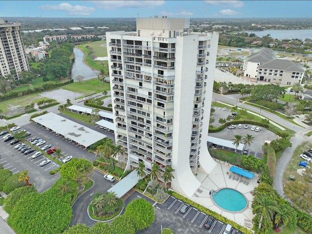 2400 Presidential Way Apt 401, West Palm Beach, FL 33401