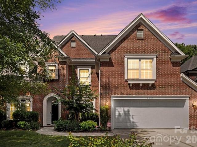 2400 River Oaks Dr, Waxhaw, NC 28173