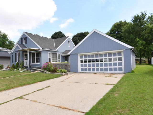 2400 S 100th St