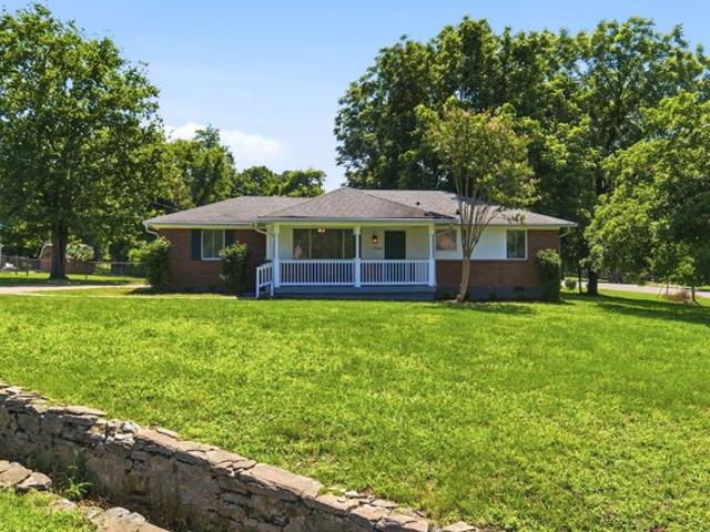 2400 Sandy Dr, Nashville, TN 37216