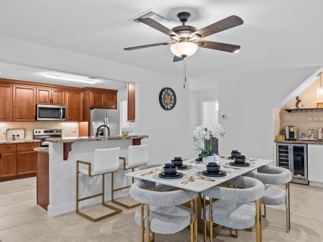 2400 Seaford Dr, Wellington, FL 33414 | MLS #B26000