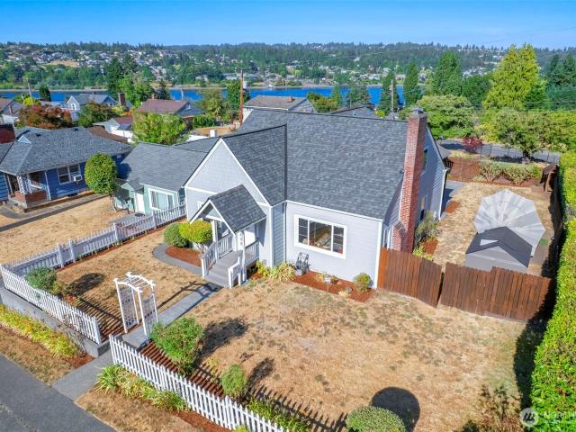 2400 Veldee Avenue
