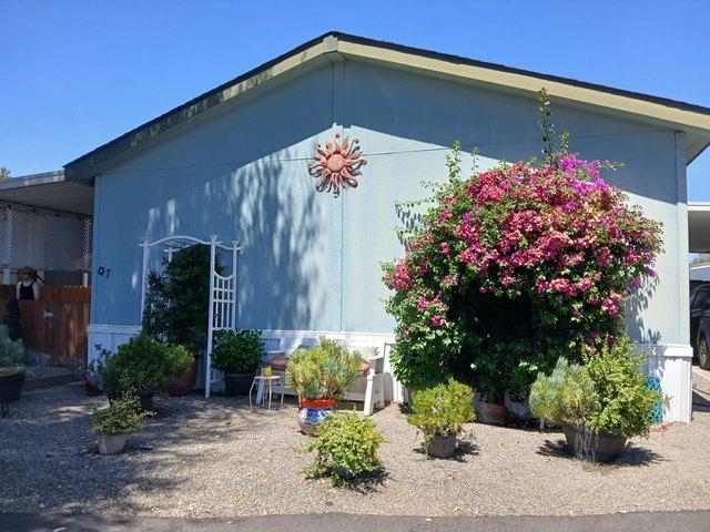 2400 W Midvalley Ave Spc Q7, Visalia, CA 93277