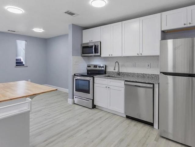 2400 W Tharpe St, Tallahassee, FL 32303