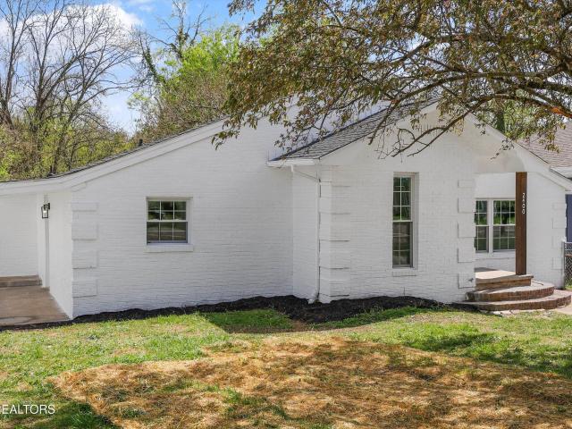 2400 Wilson Ave