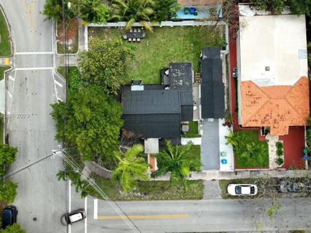 2400 25th Ter SW, Miami, FL 33133
