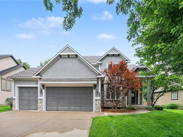 24012 St Andrews Ct, Paola, KS 66071