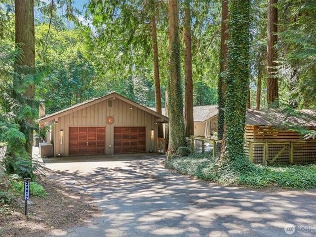 24017 SE 111th St, Issaquah, WA 98027