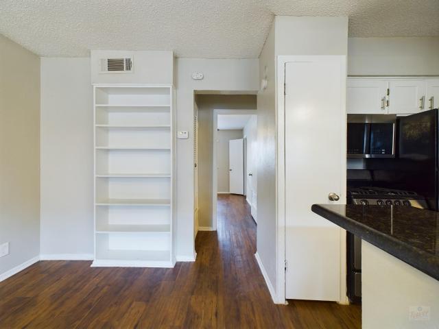 2401 Manor Rd # 125