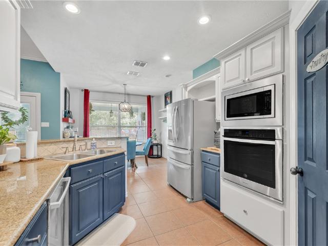 2401 Newark Circle