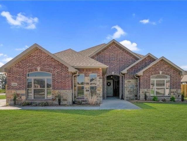 2401 Armstrong Ln, Pea Ridge, AR 72751