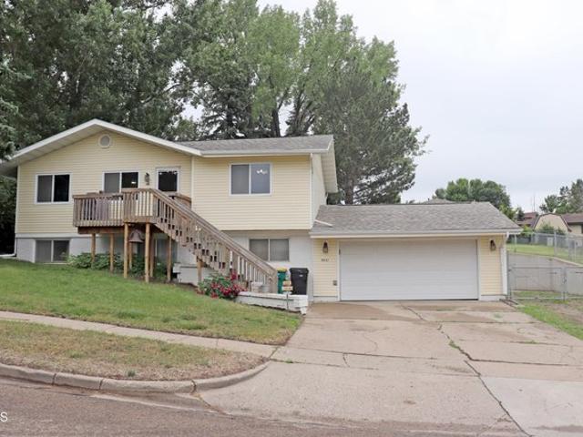 2401 E Boulevard Ave, Bismarck, ND 58501