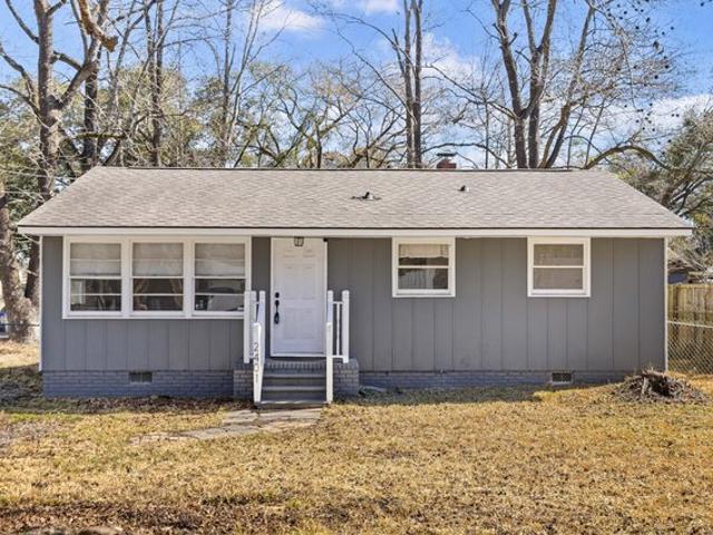 2401 Falcon Rd, North Charleston, SC 29406