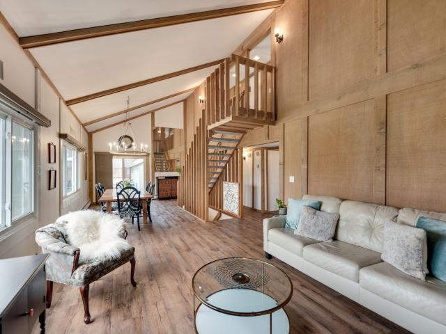 2401 Florimond Drive