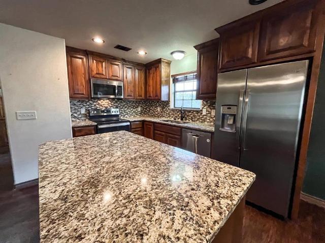 2401 Fox Court