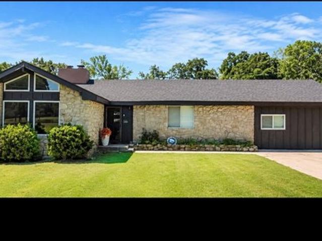 2401 Grandview Ave, Pawhuska, OK 74056