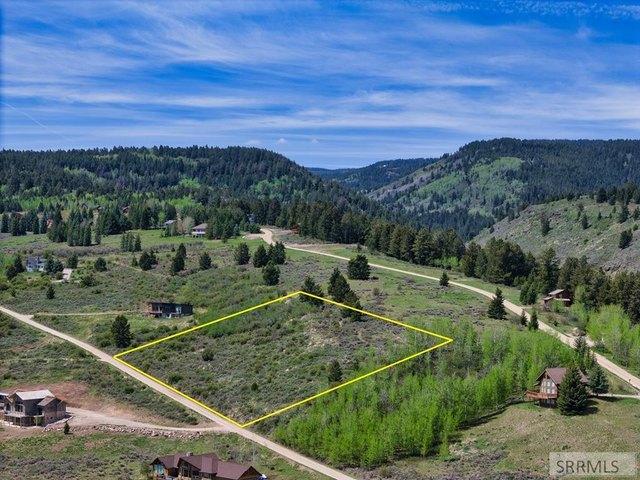 2401 Grandview Dr, Tetonia, ID 83452