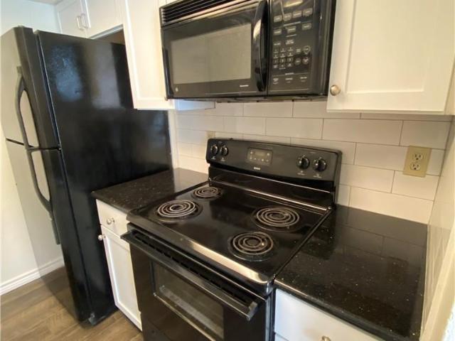 2401 Leon St # 206