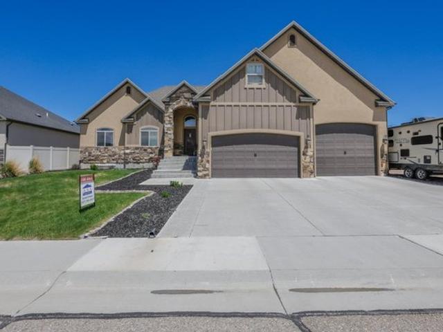 2401 Port Orford Ln, Rock Springs, WY 82901