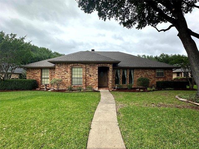 2401 Radcliffe Dr, Rowlett, TX 75088