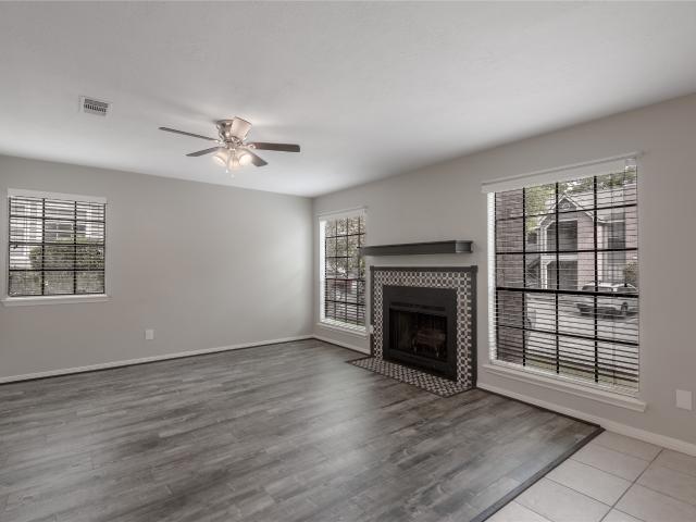 2401 Sycamore Ave, Unit C2, Huntsville, TX 77340 | MLS #52645